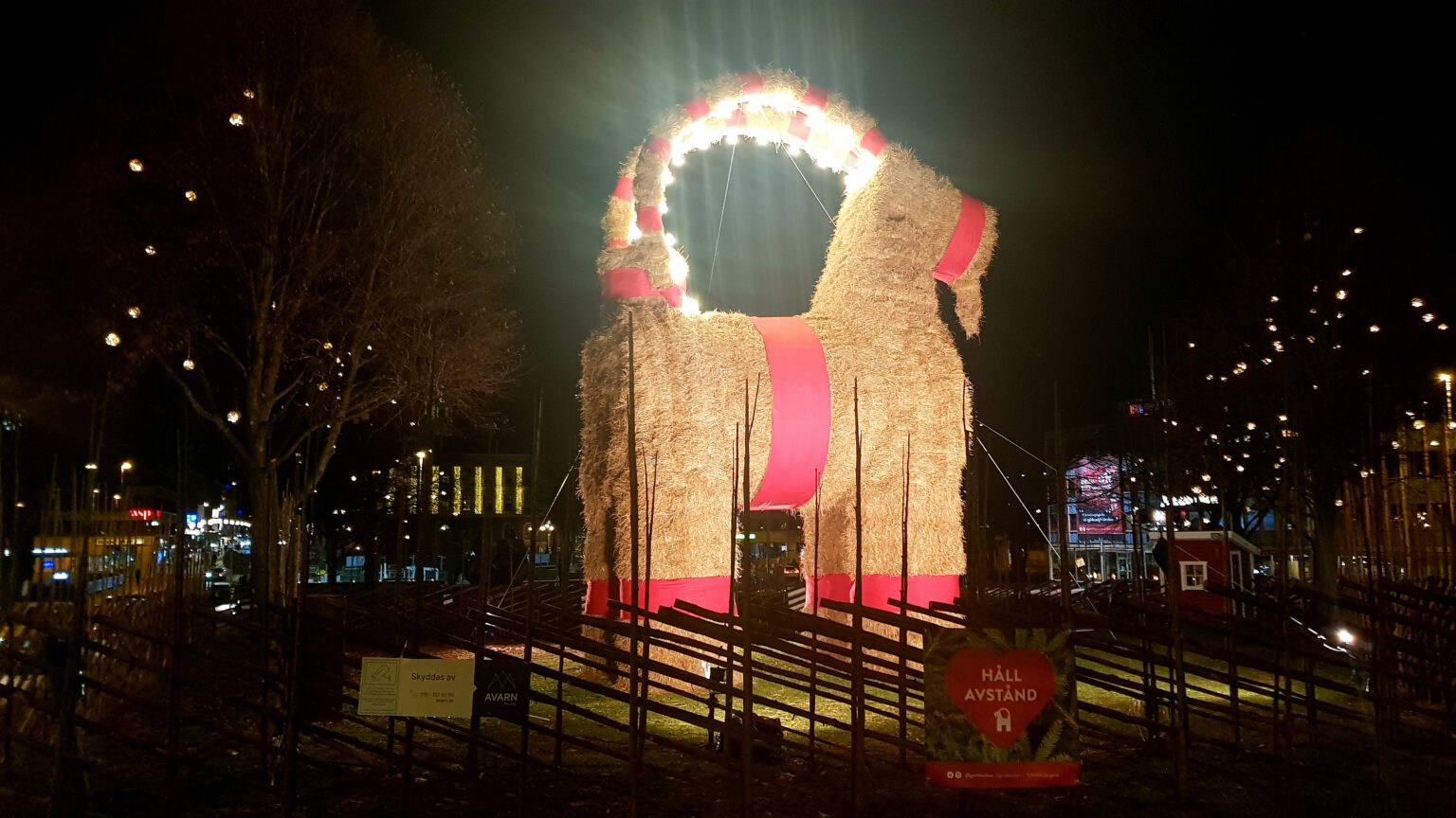 Julbocken: the Flaming Swedish Christmas Tradition | Runawaybrit